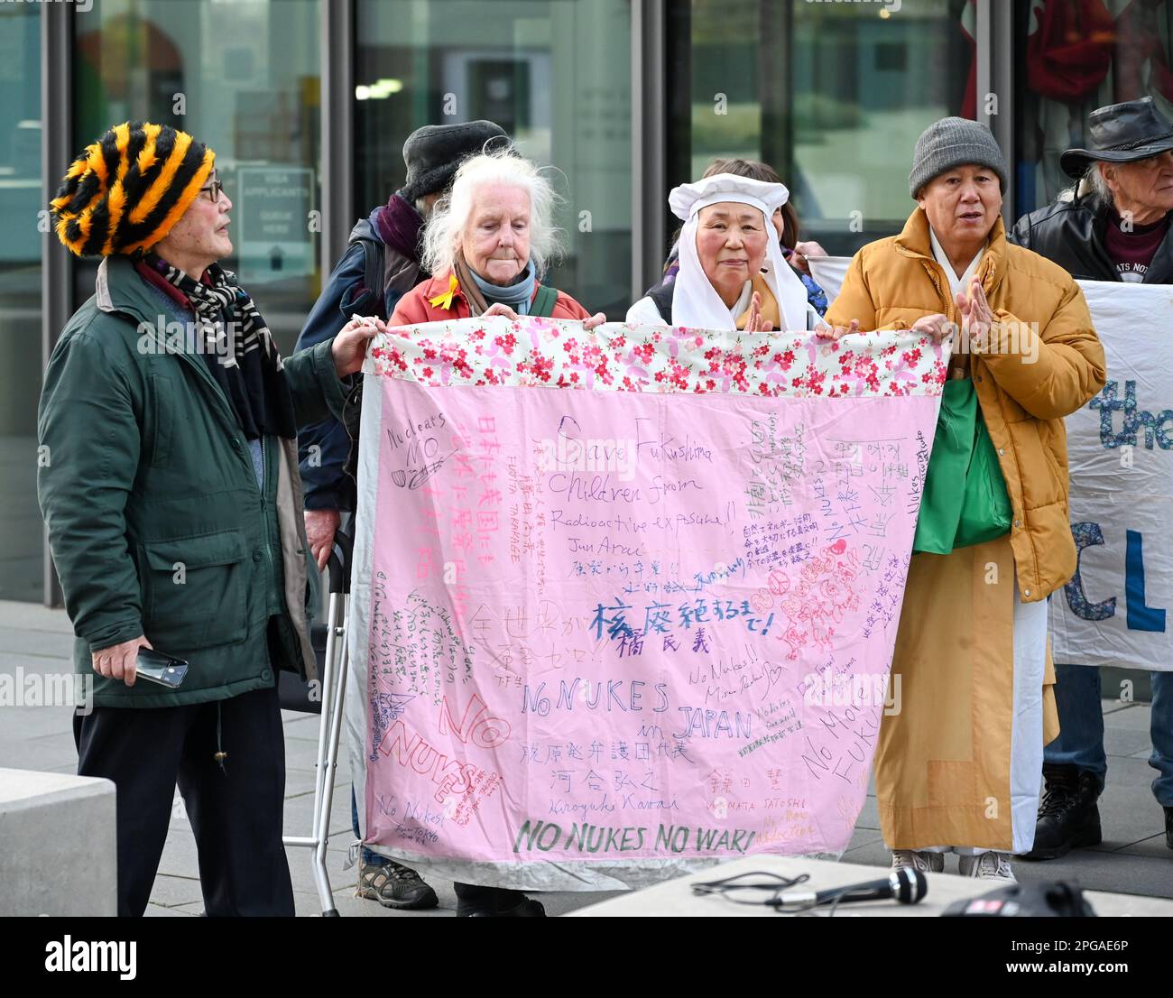 US Embassy, London, UK. 21st Mar, 2023. Protest No US Nukes In Britain ...