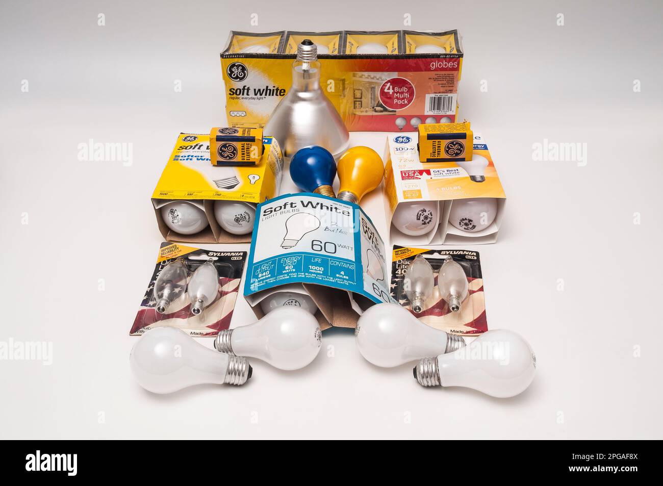 Assorted lightbulbs hi-res stock photography and images - Alamy