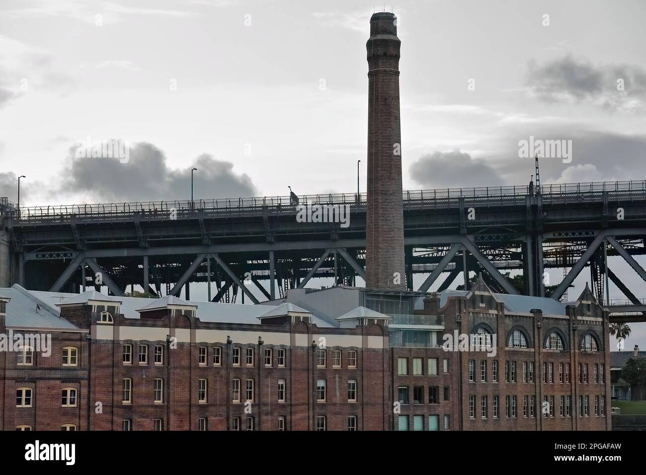 570 L-R buildings= Metcalfe Bond, ancient store and warehouse-Arts ...