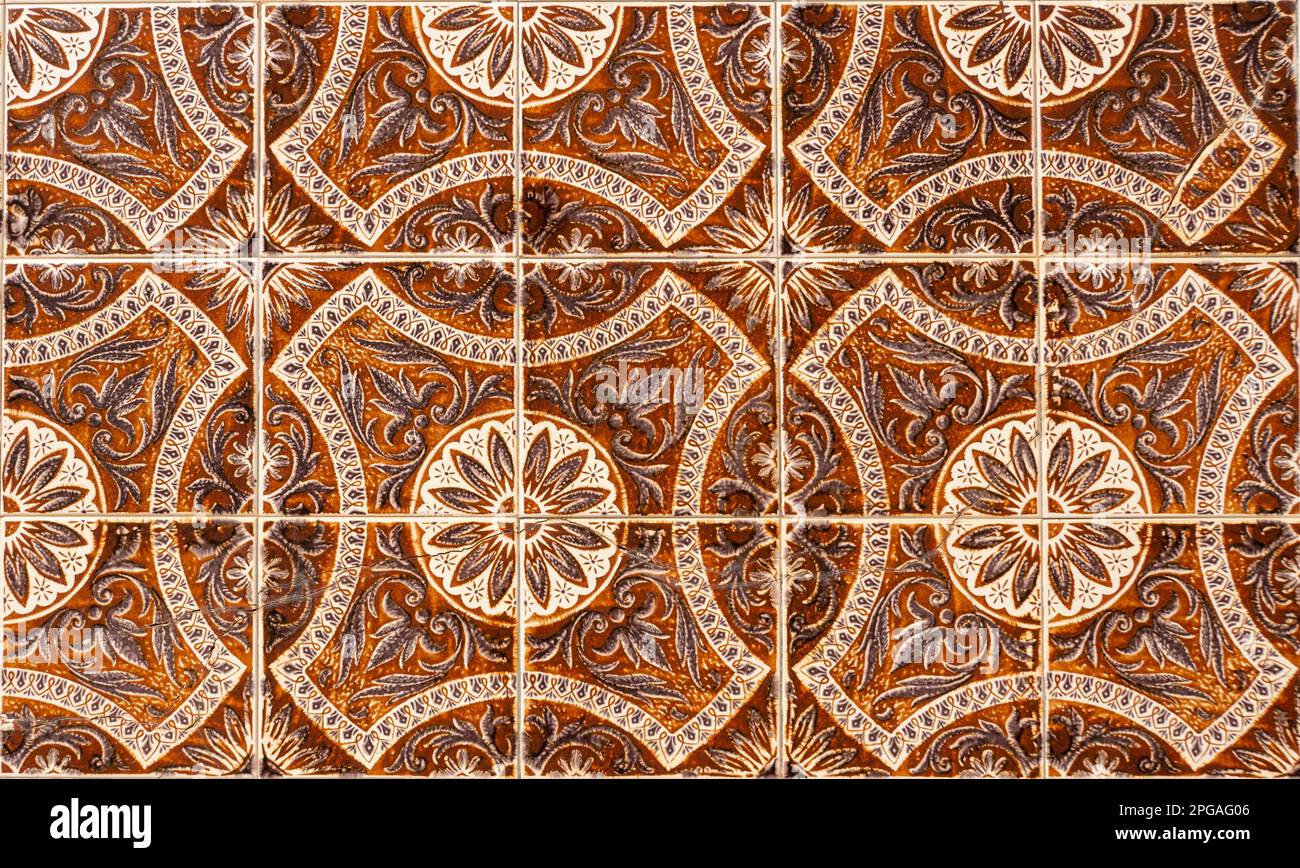 Traditional portuguese tiles in the Algave, Portugal Stock Photo - Alamy