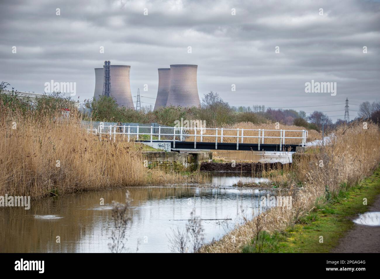 Fiddlers Ferry Power Station is a decommissioned coal fired power ...