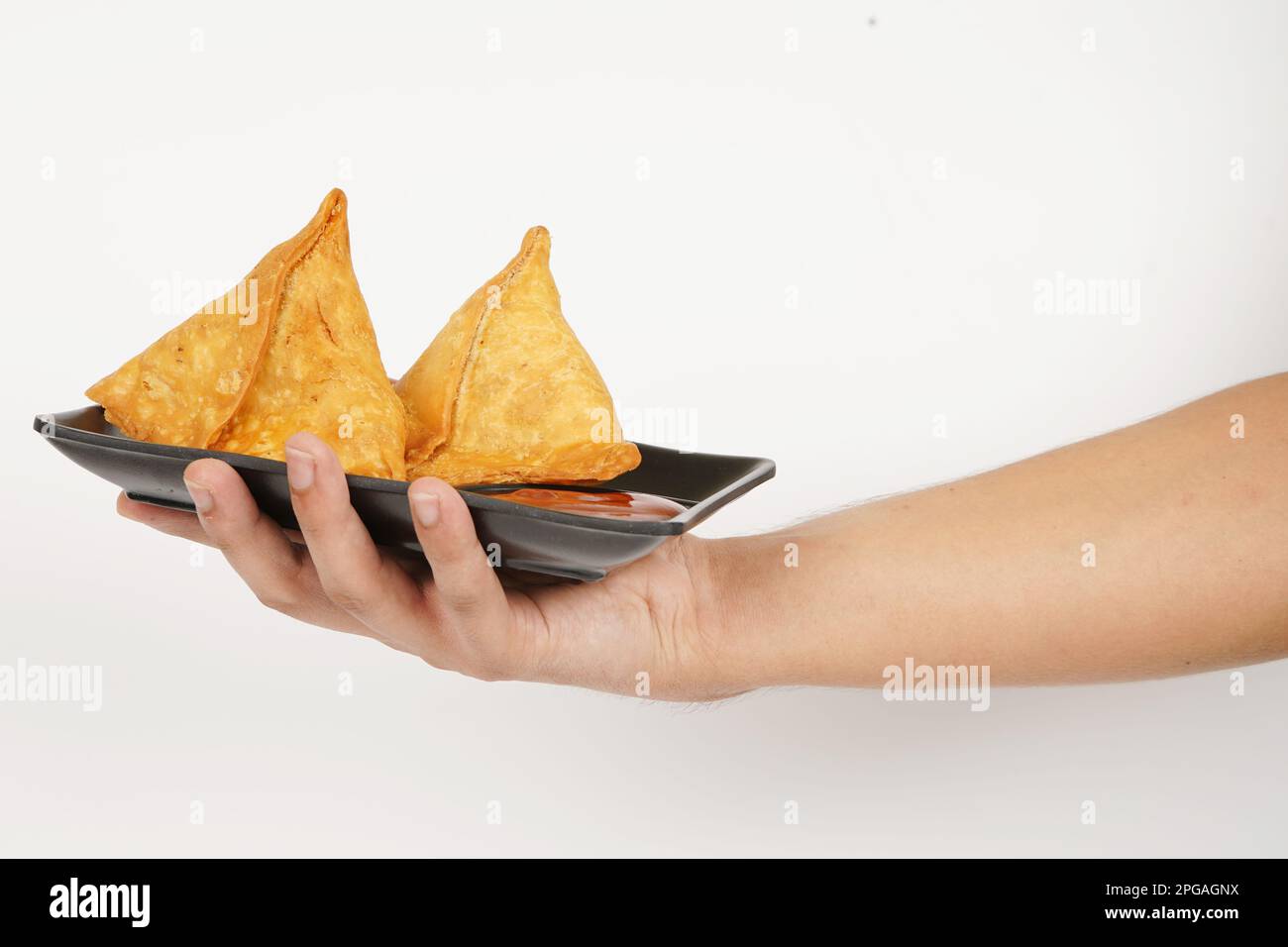 Samosa plate hi-res stock photography and images - Alamy