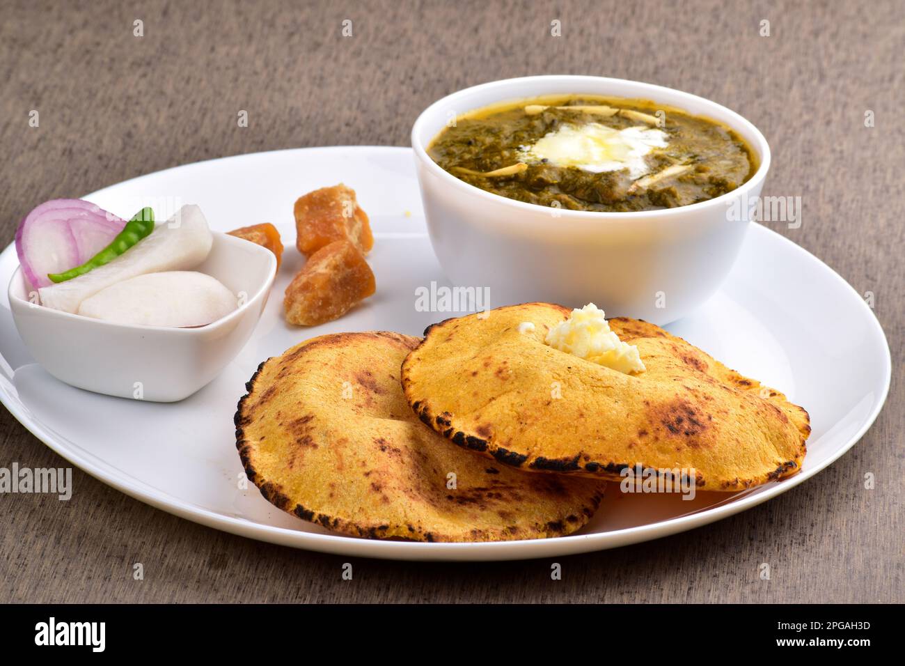 Makki roti sarson ka saag in plate, healthy punjabi food Stock Photo ...