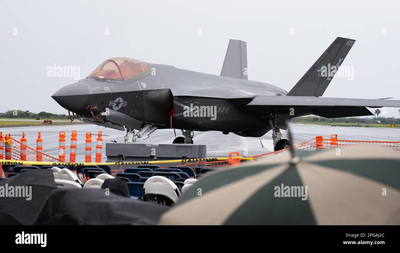 F-35 Joint Strike Fighter parked on a rainy tarmac Stock Photo - Alamy