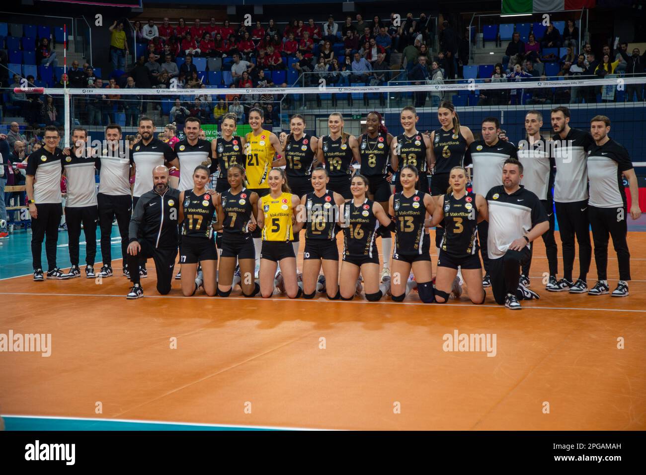 Team of Vakifbank Istanbul Stock Photo - Alamy