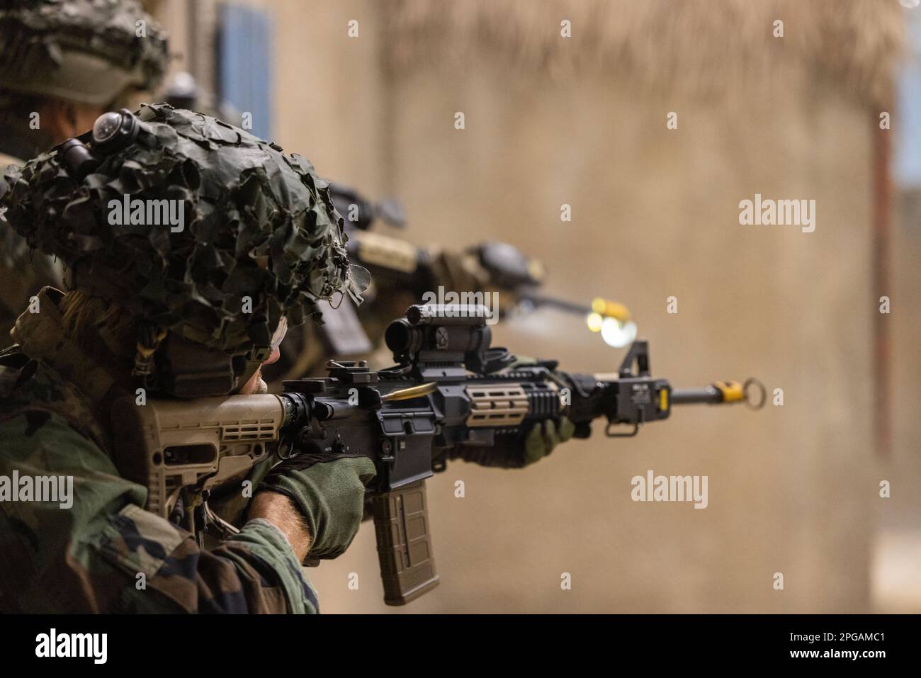 Dutch Marines with Marine Squadron Carib, Netherlands Marine Corps ...