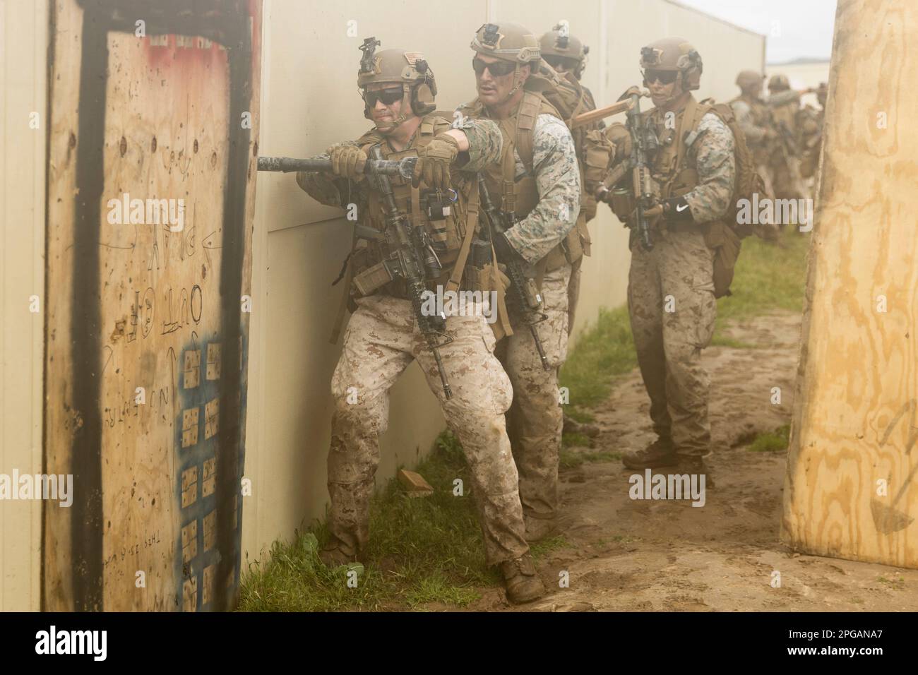 Marine amphibious force compound hi-res stock photography and images ...