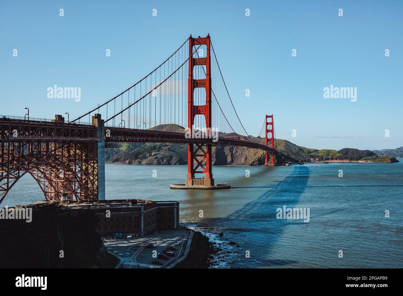 The Golden Gate Bridge taken from a viewpoint on the San Francisco side ...