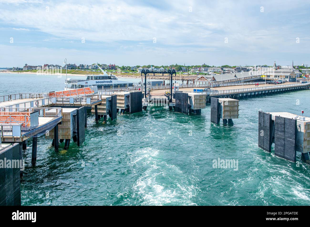 Oak bluffs ferry martha's vineyard hi-res stock photography and images ...