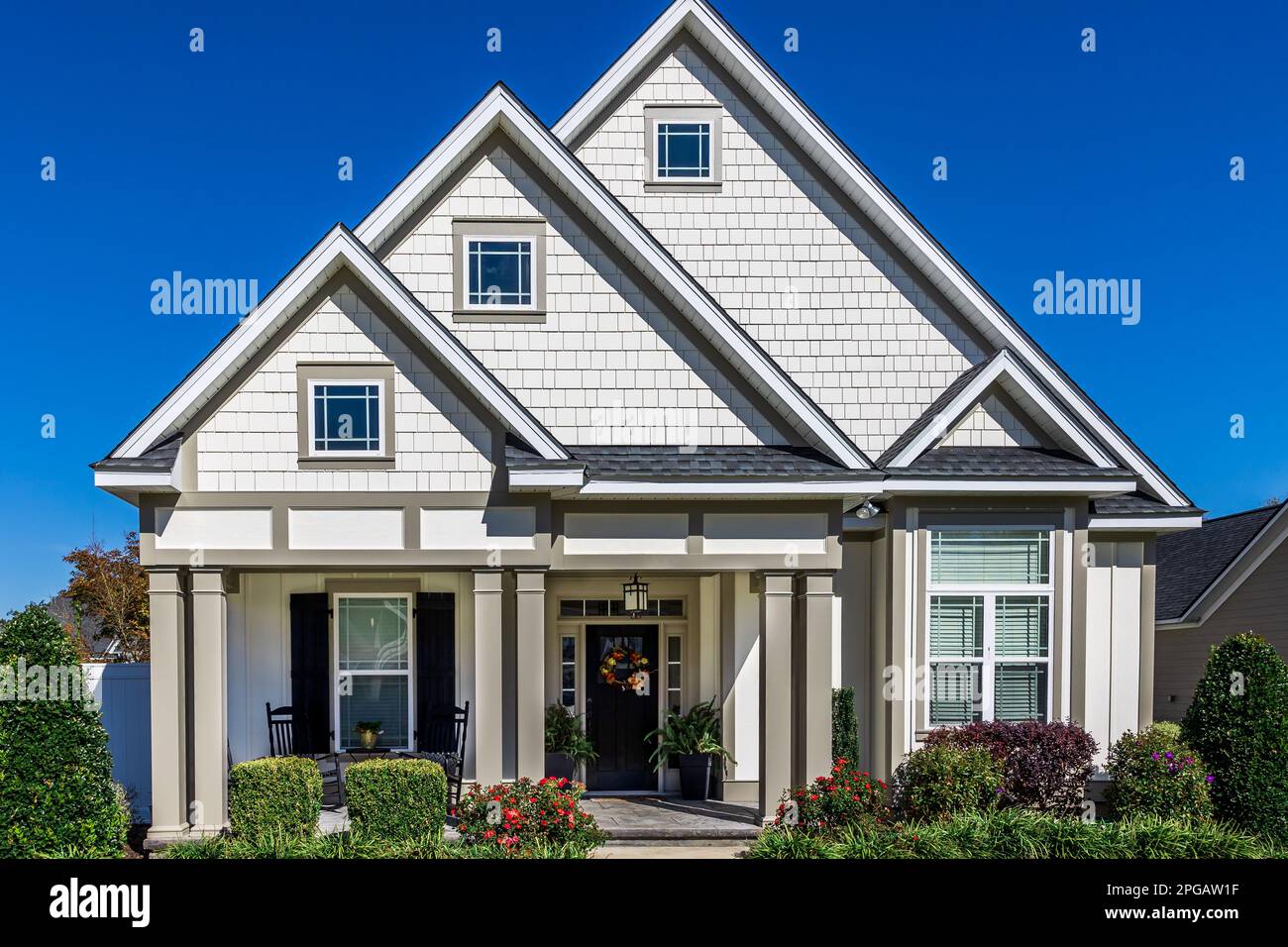 Cottage House With Curb Appeal Simple Tips For Better Curb Appeal