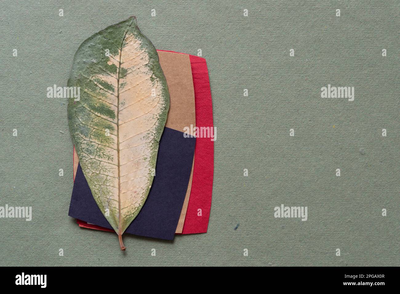 Pile of paper hi-res stock photography and images - Alamy