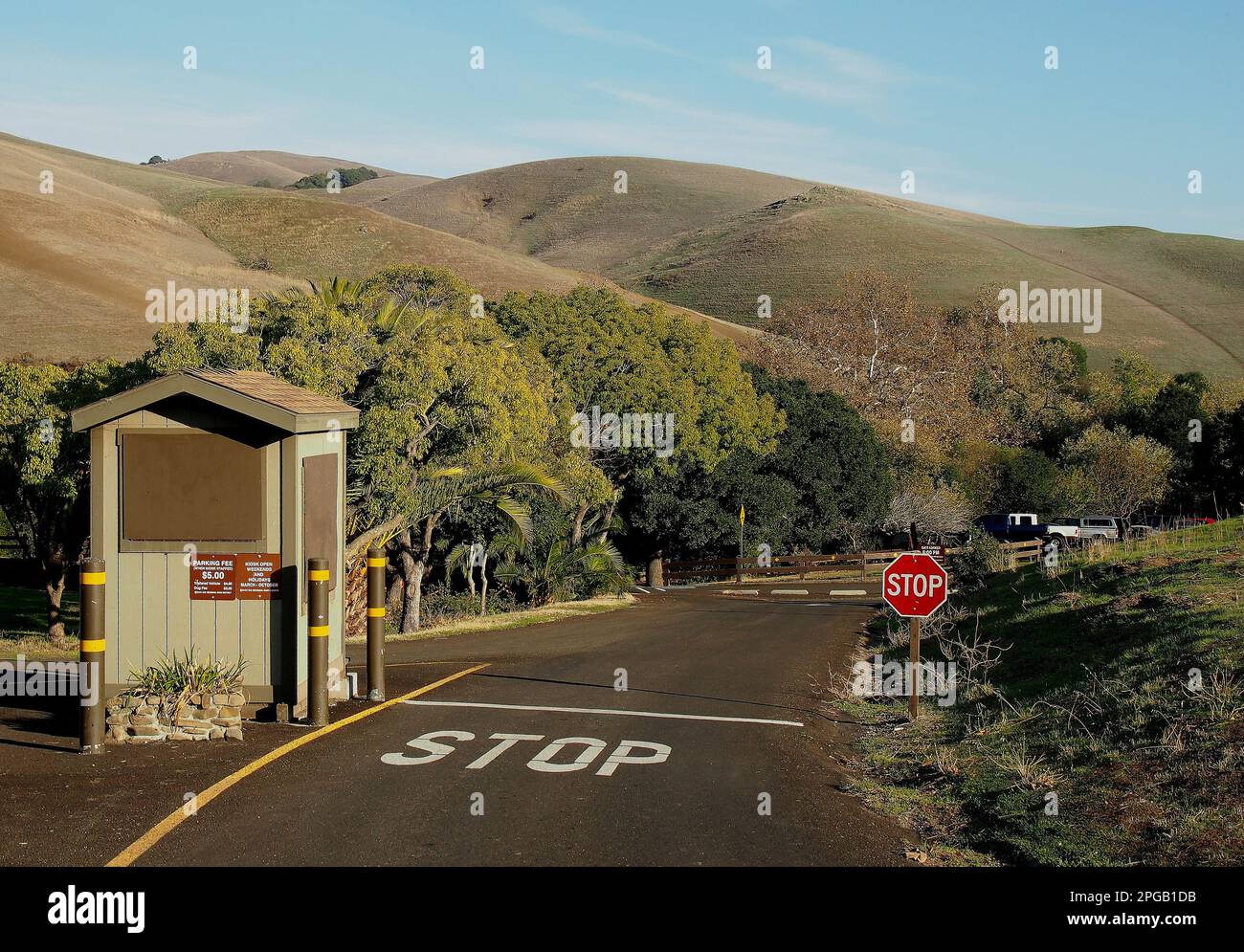 kiosk at entrance to Garin East Bay Regional park, Hayward, California ...