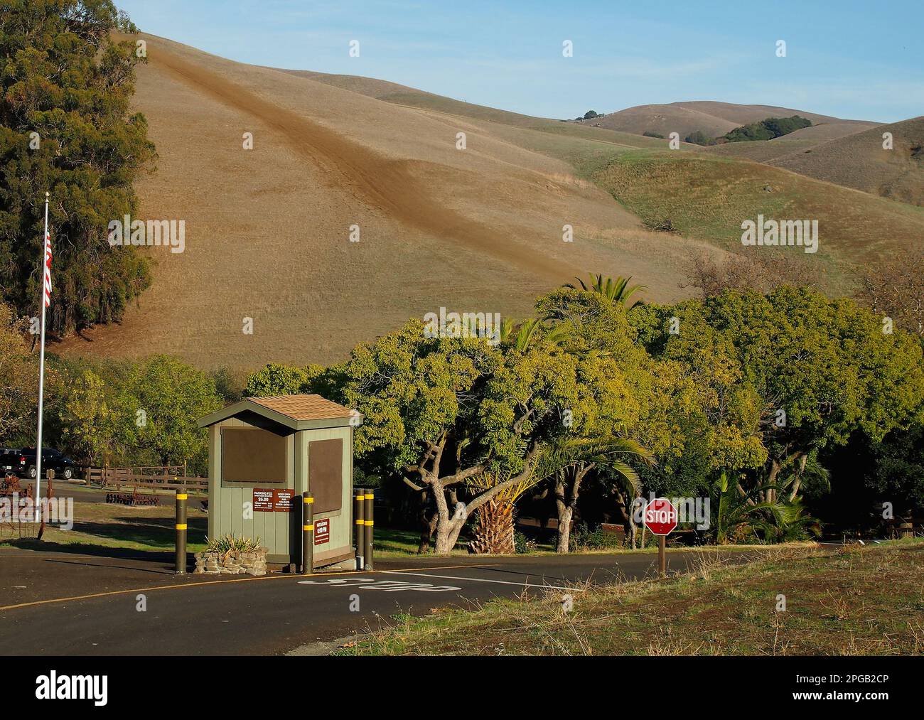 kiosk at entrance to Garin East Bay Regional park, Hayward, California ...