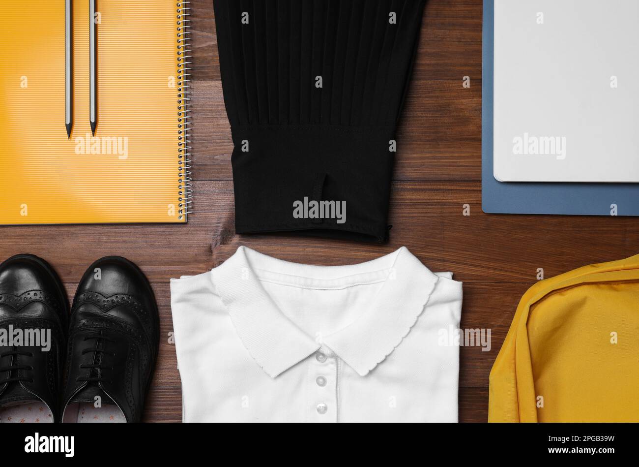 Teenager school uniform back view hi-res stock photography and images ...