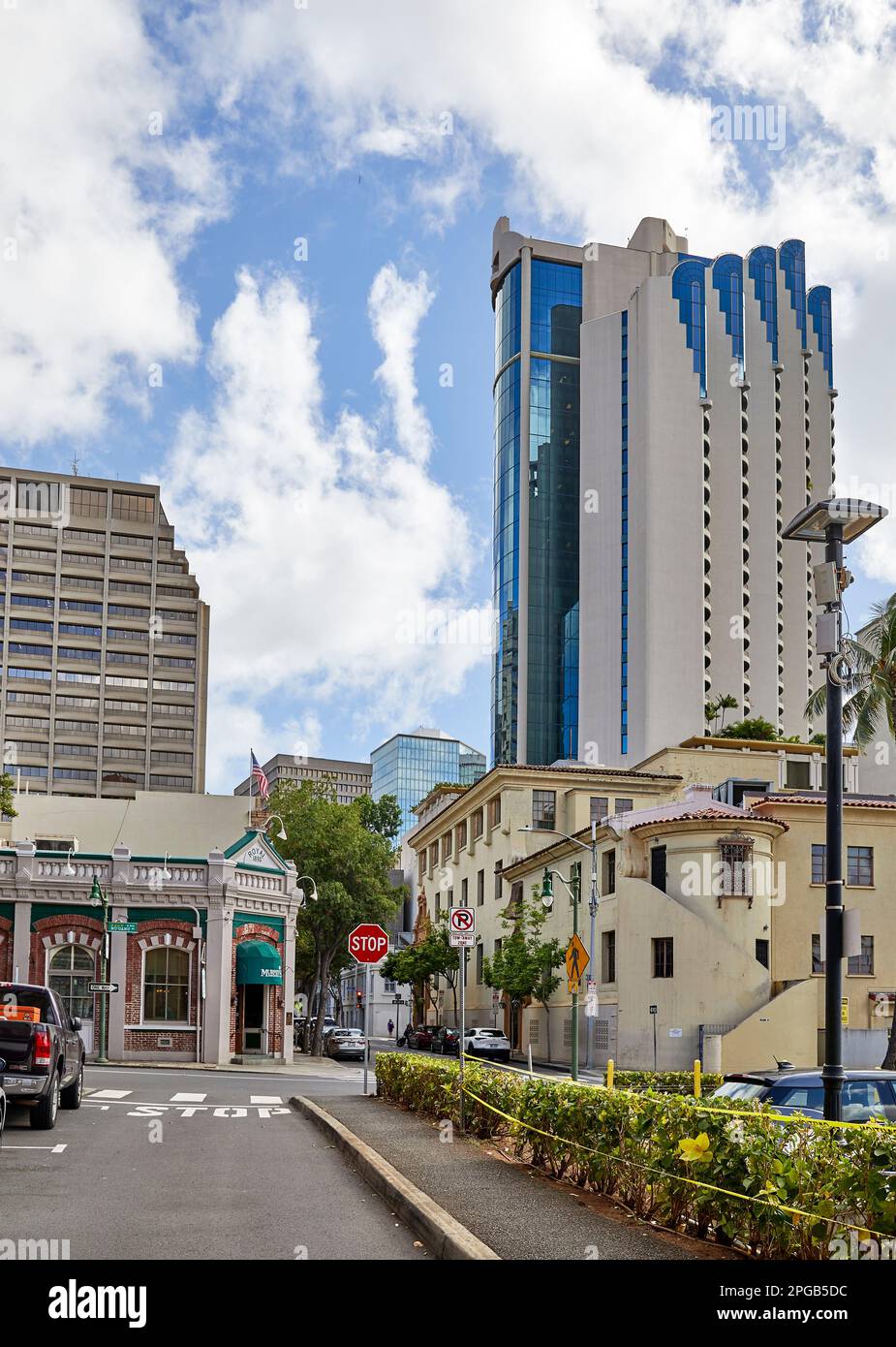 Side Street near Nuuanu Ave in Downtown, Honolulu, Hawaii Stock Photo ...