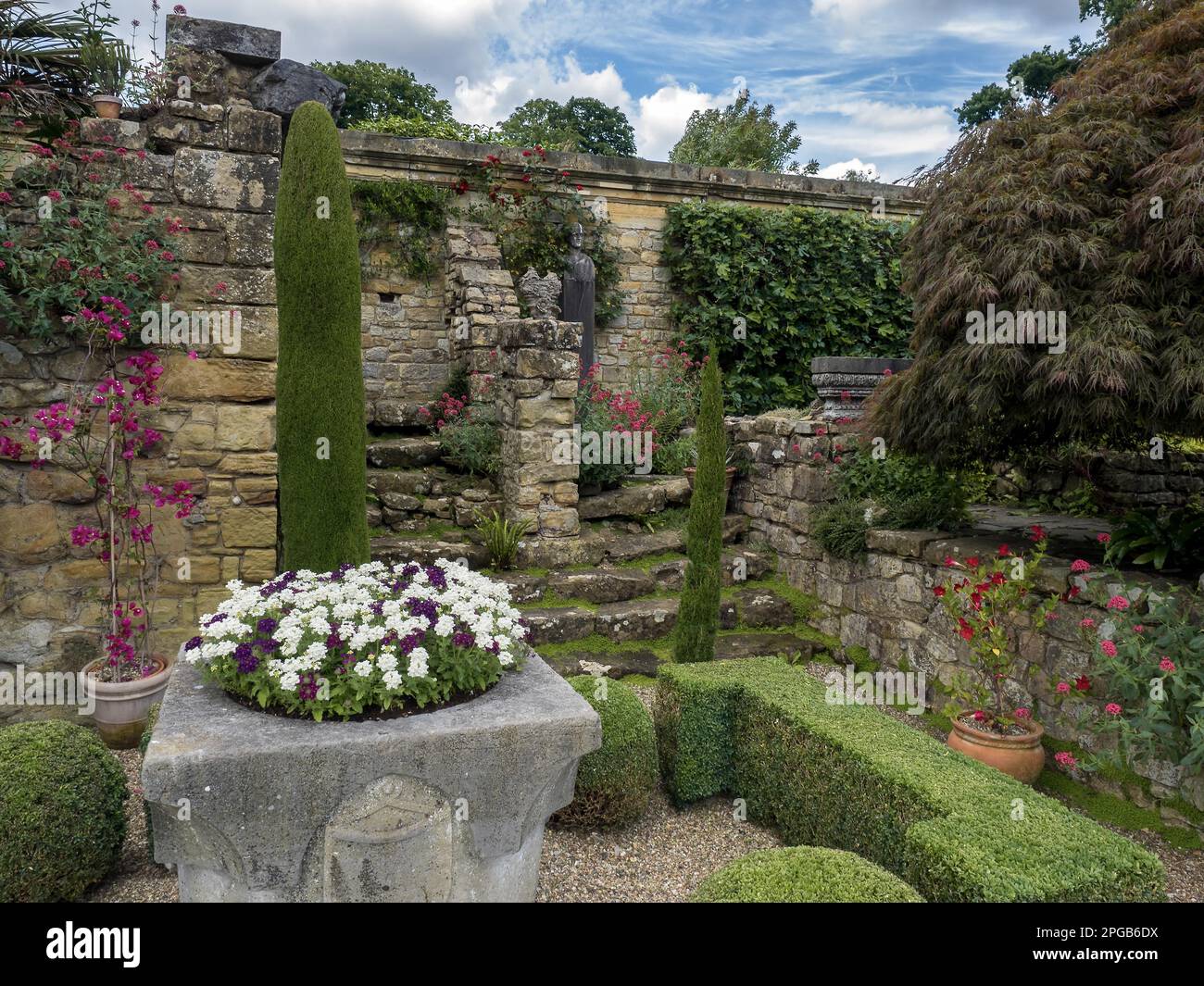 View of the Garden at Hever Castle Stock Photo - Alamy