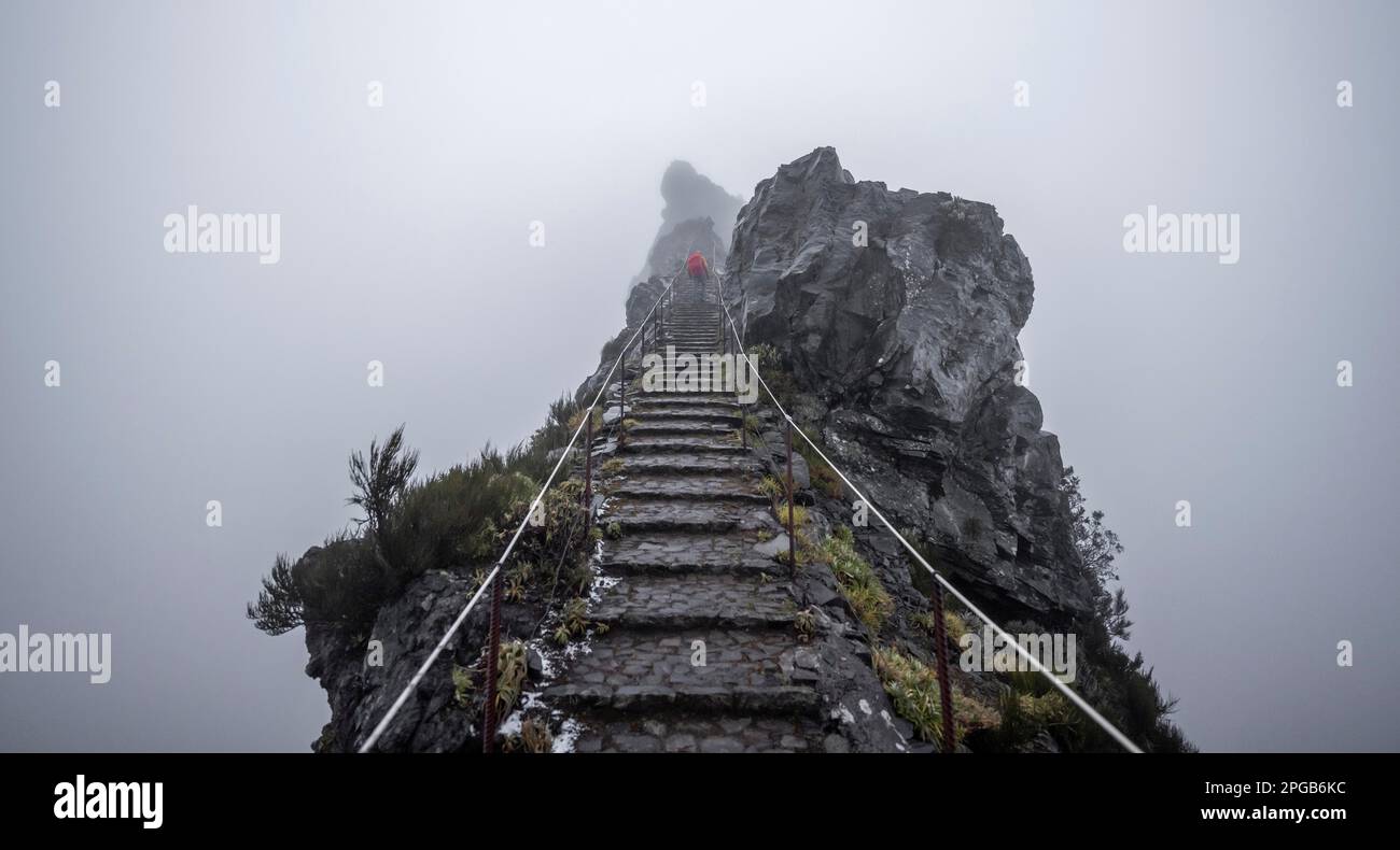 Hiker, Pico Arieiro to Pico Ruivo Hike, Rock Cliff Hiking Trail ...