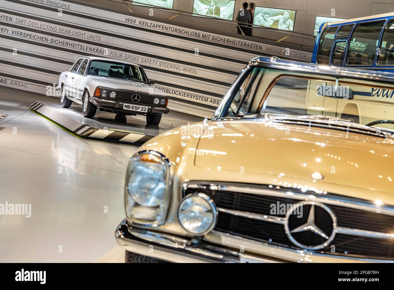 Mercedes-Benz ESF 22 experimental safety vehicle (1973), in the ...