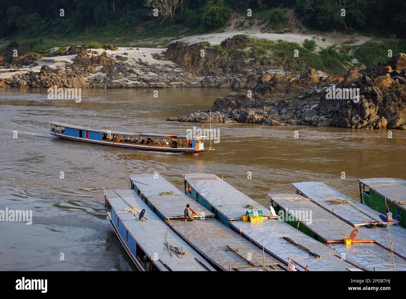 Longboats on the Mekong, Pak Beng, Pakbeng, Mekong, Oudomxai Province ...
