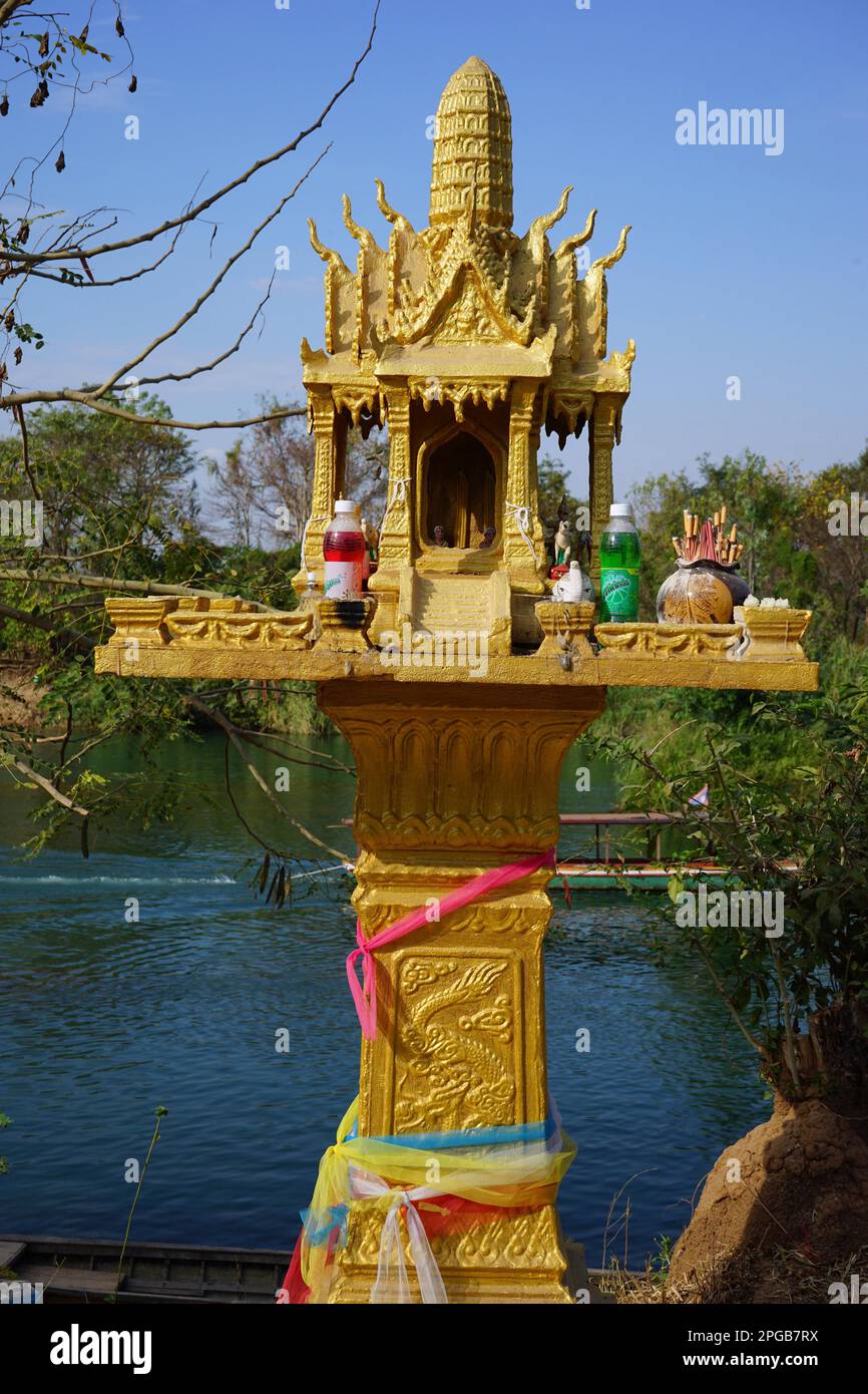 San Phra Phum, ghost house, ghost house, shrine, Ban Houa Det, Don Det ...