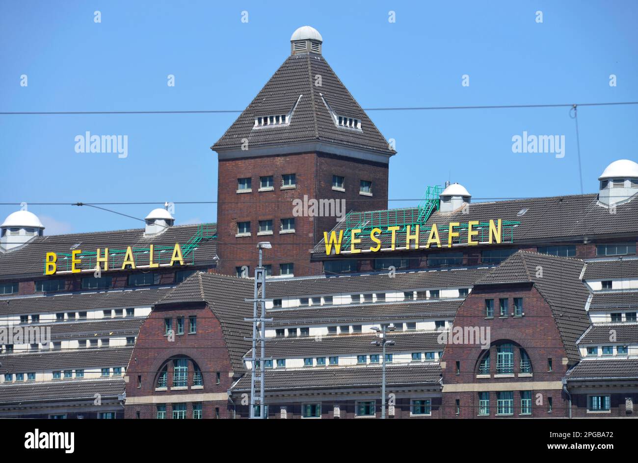 Behala warehouse building hi-res stock photography and images - Alamy