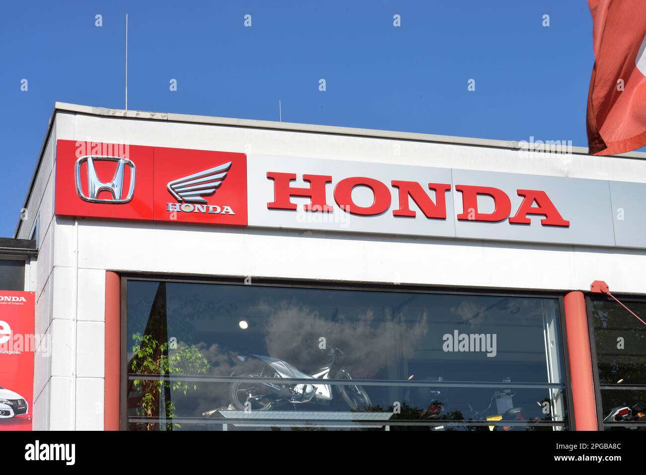 Honda, Buschkrugallee, Neukoelln, Berlin, Germany Stock Photo - Alamy