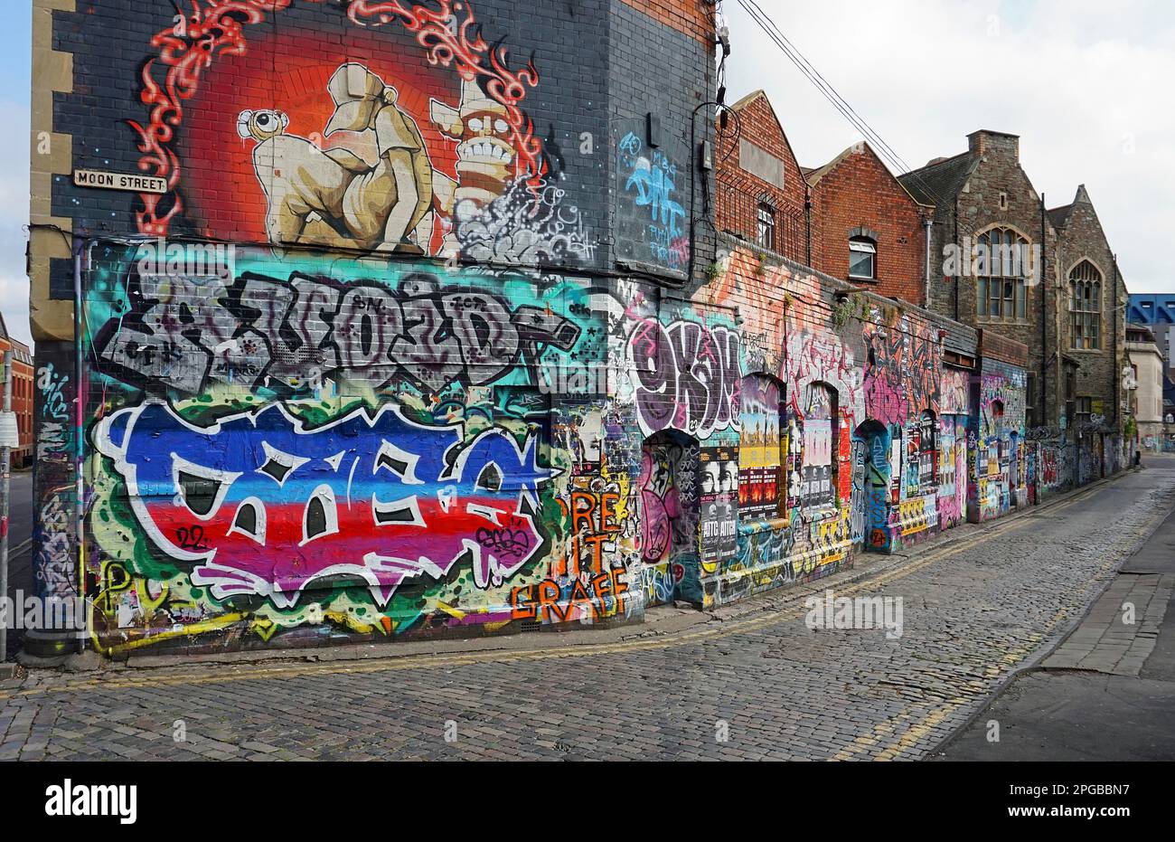 Bristol graffiti art hi-res stock photography and images - Alamy