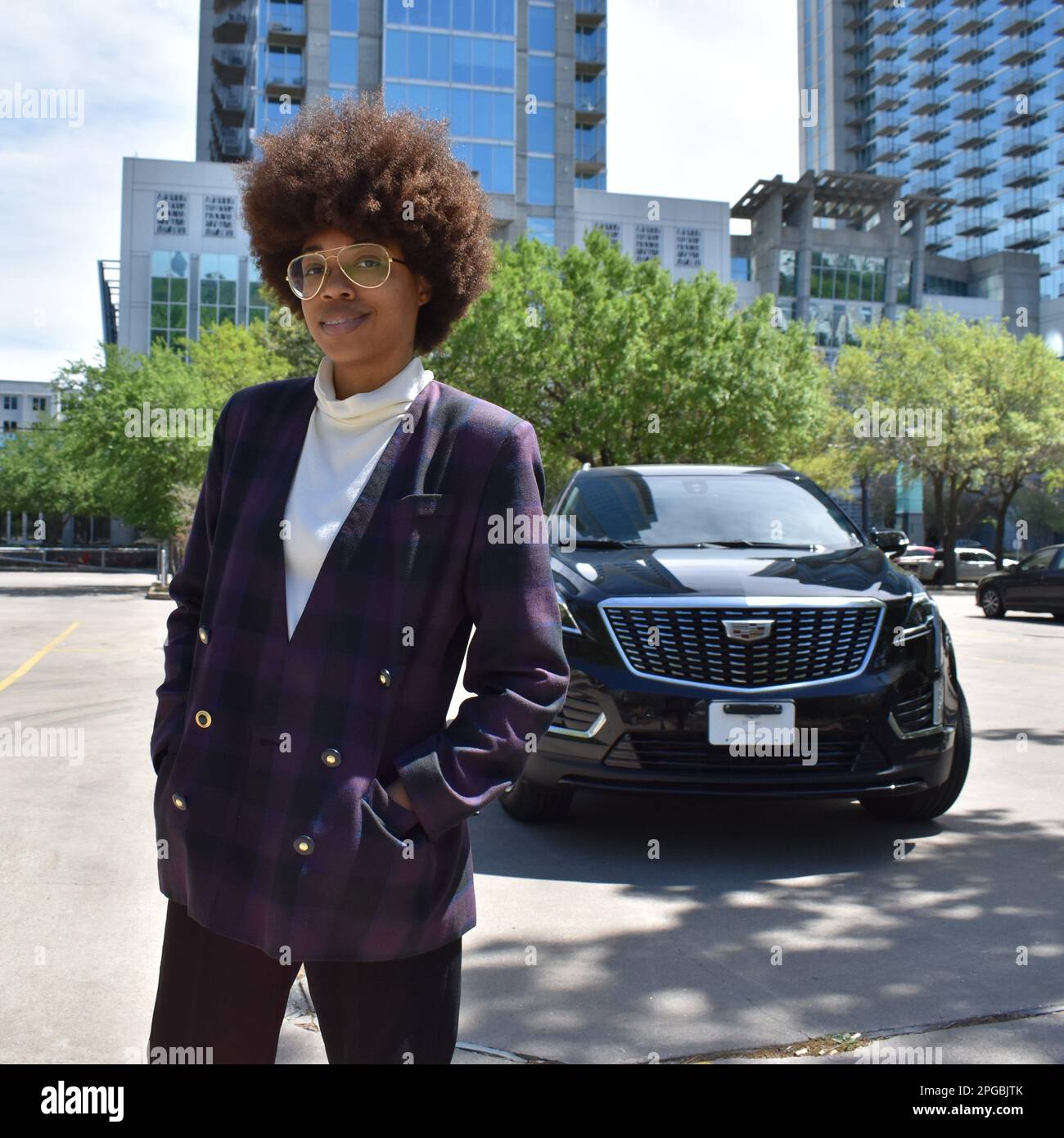 Woman modeling with car hi-res stock photography and images - Alamy