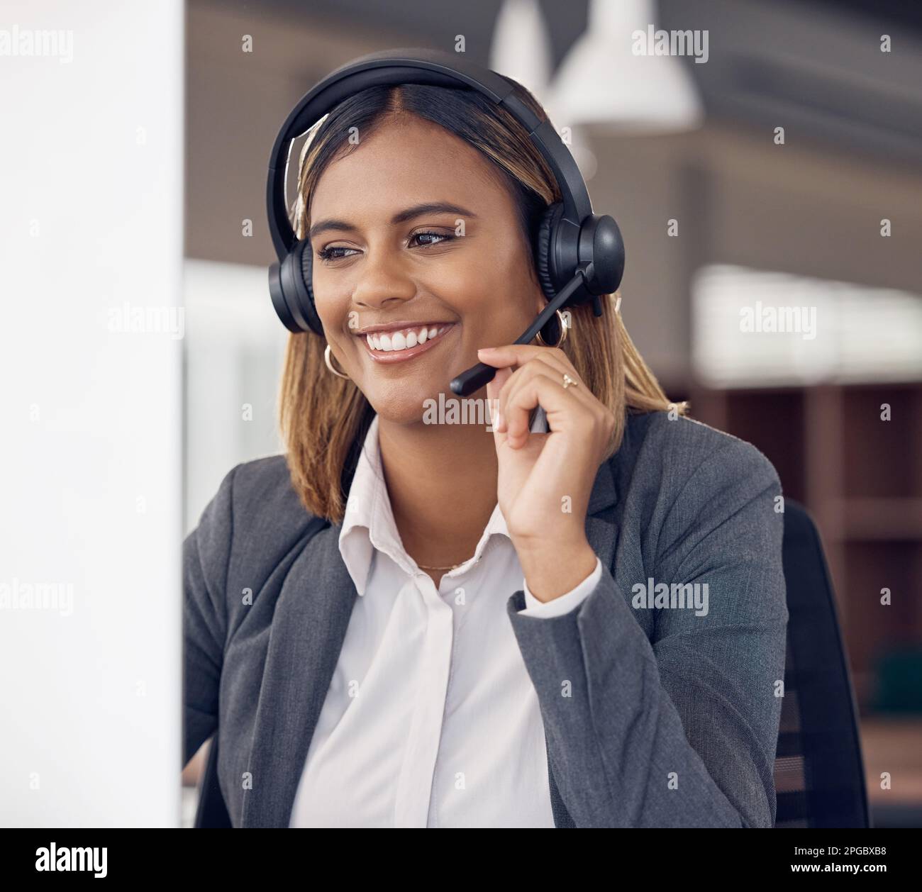 Indian girl work call center hi-res stock photography and images - Alamy