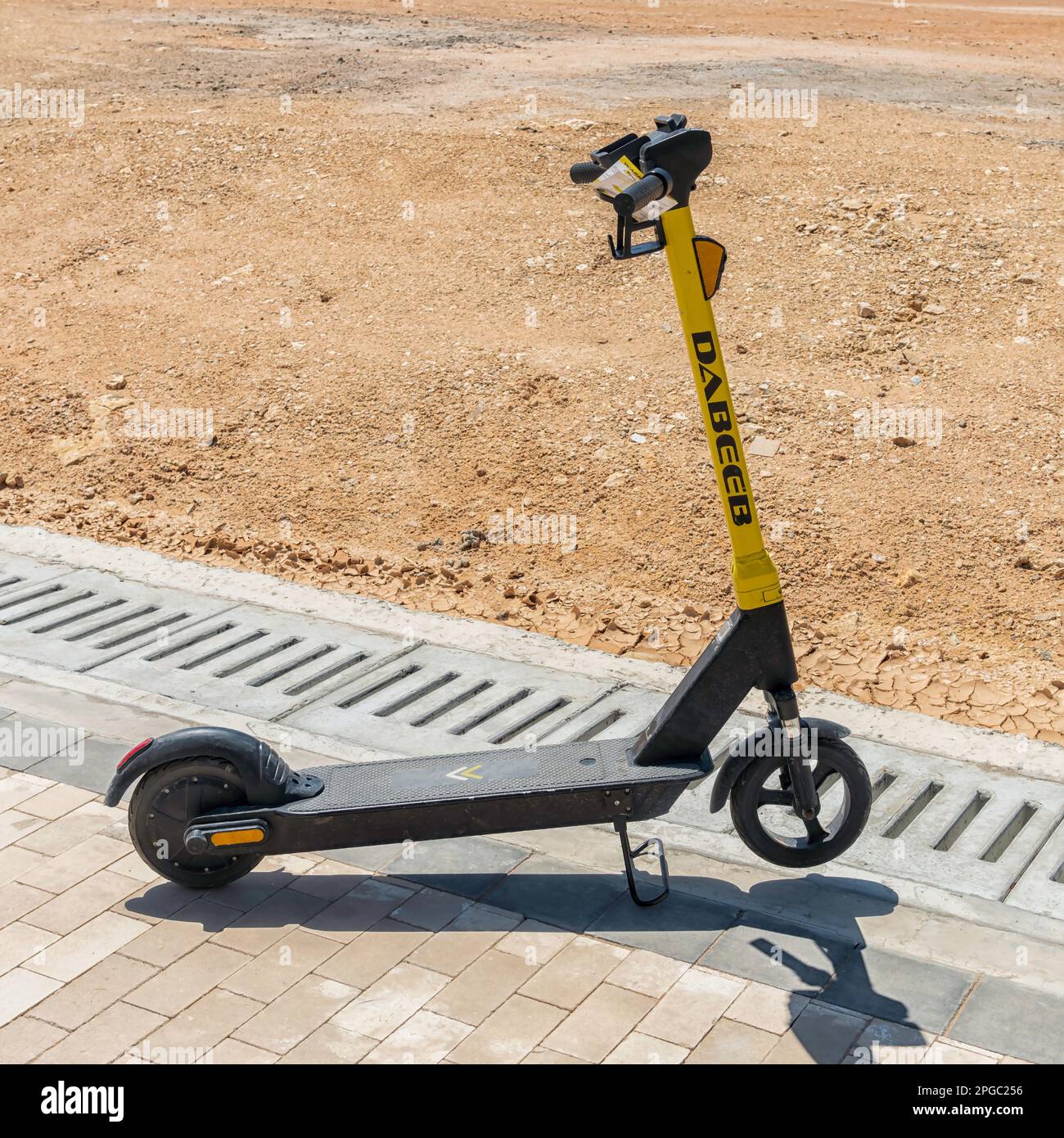 Curb rental hi-res stock photography and images - Alamy