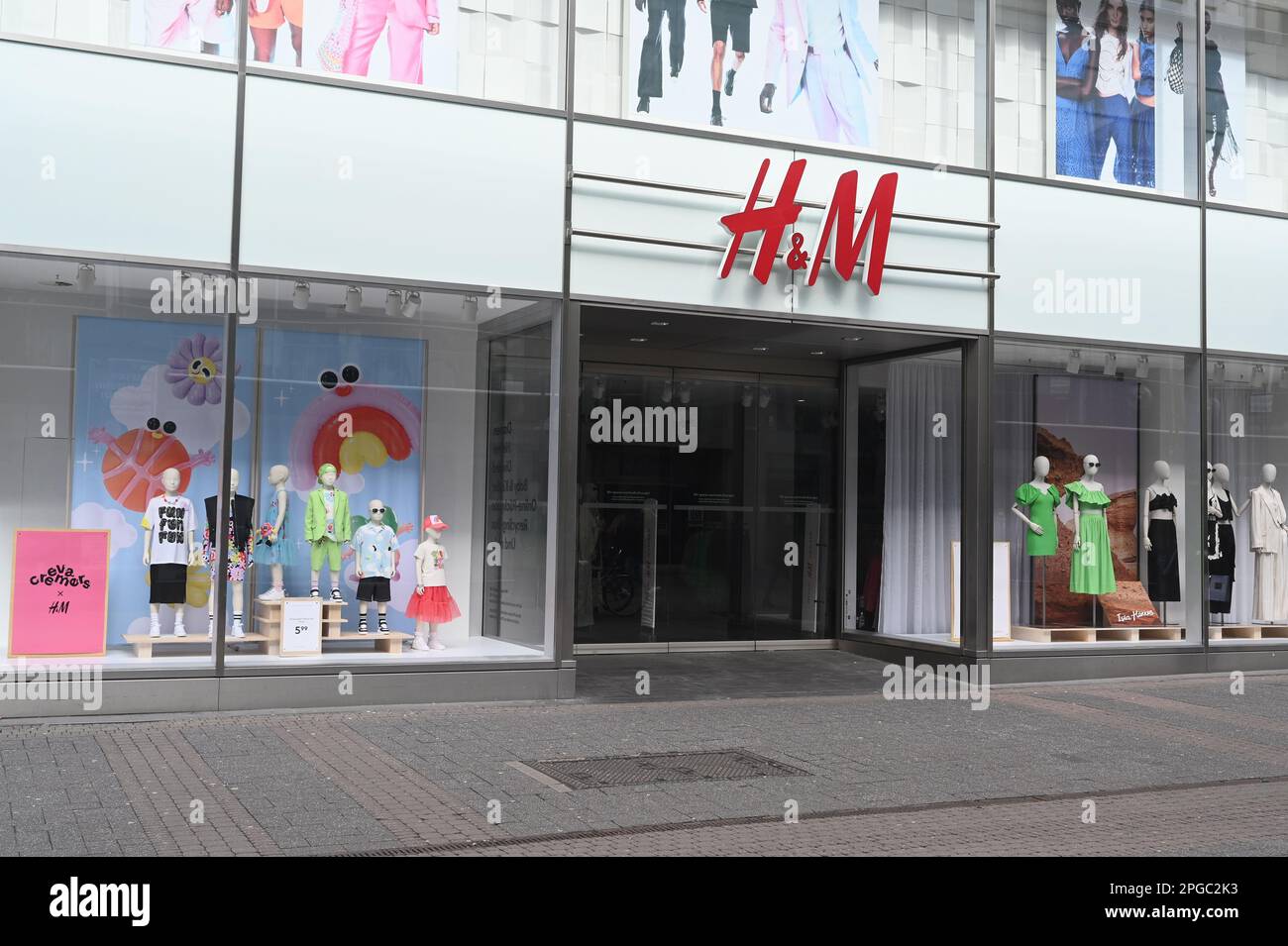 Textile house logo hi-res stock photography and images - Alamy