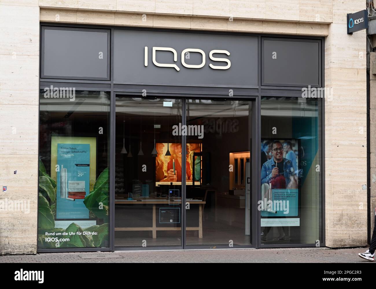 Iqos boutique hi-res stock photography and images - Alamy