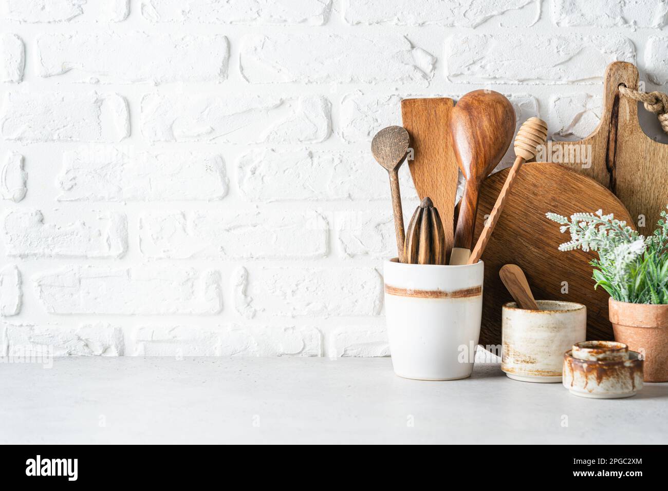 Kitchen utensils background Stock Photo - Alamy