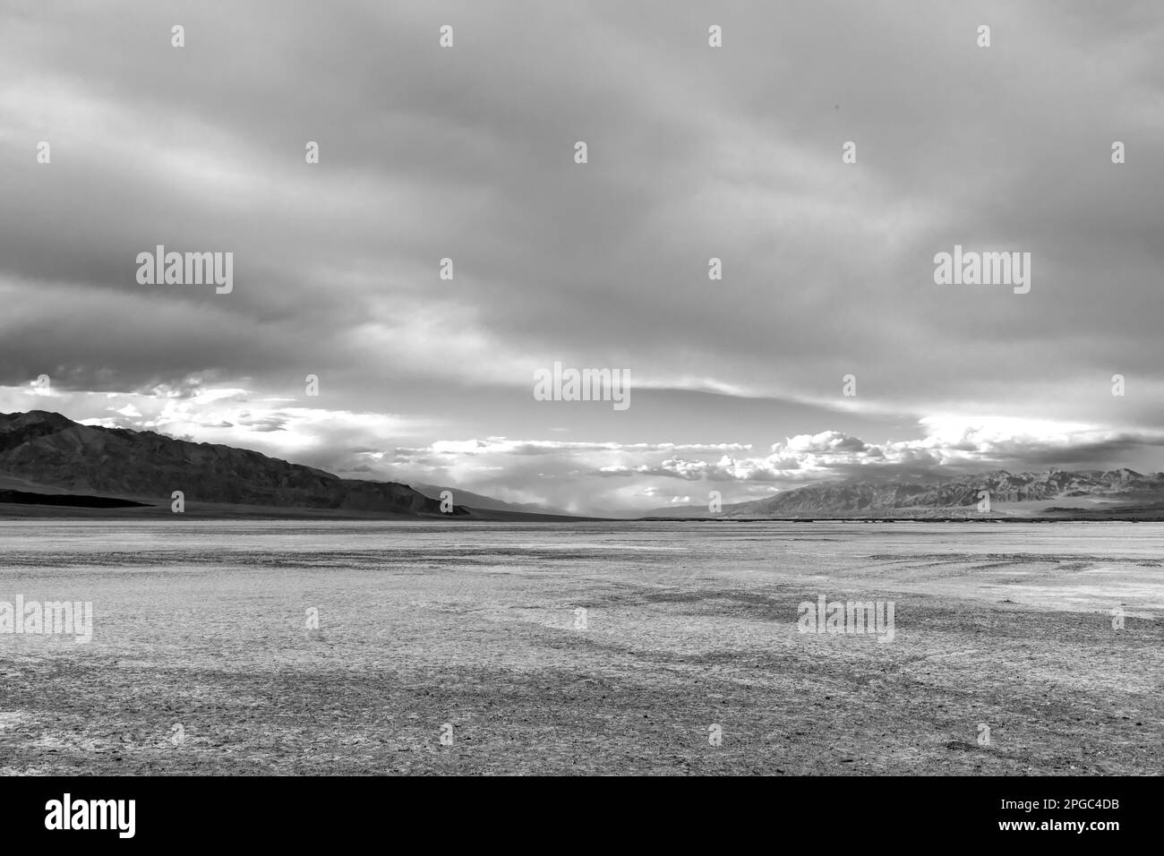 Empty road in death valley Black and White Stock Photos & Images - Alamy