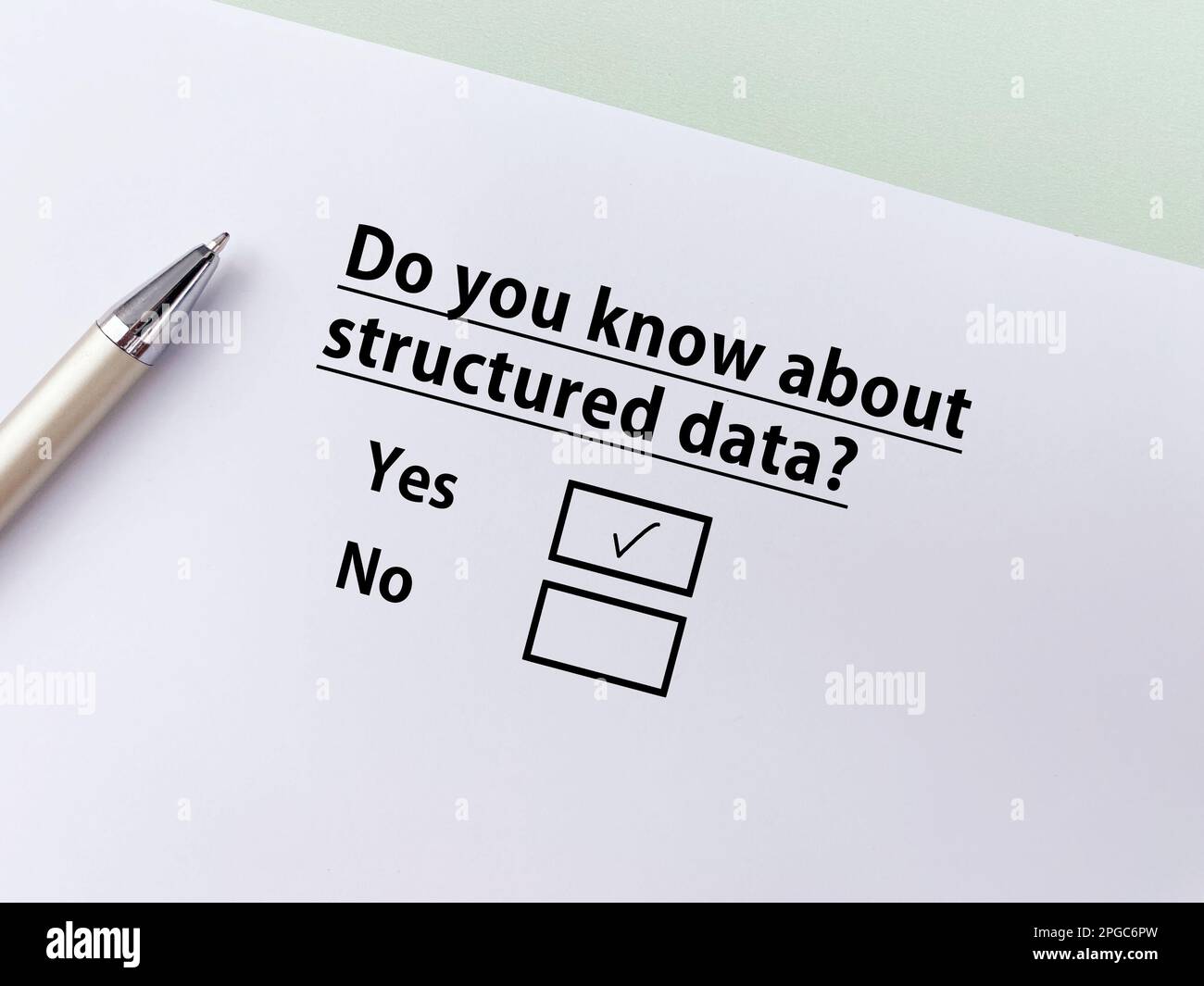 A person is answering question about artificial intelligence. He knows about structured data ...