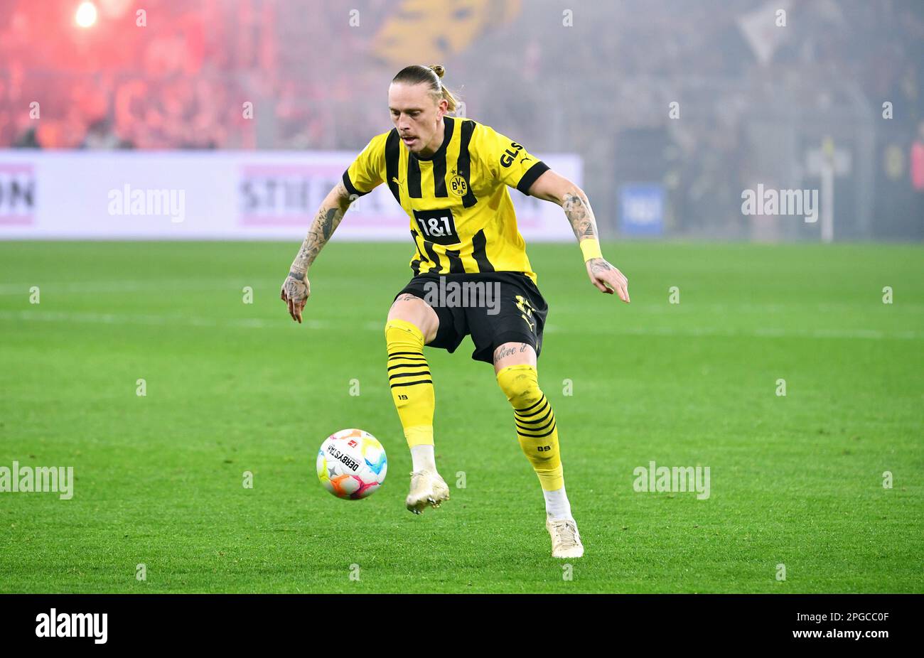 Bundesliga, Signal Iduna Park Dortmund: Borussia Dortmund vs 1. FC Köln ...