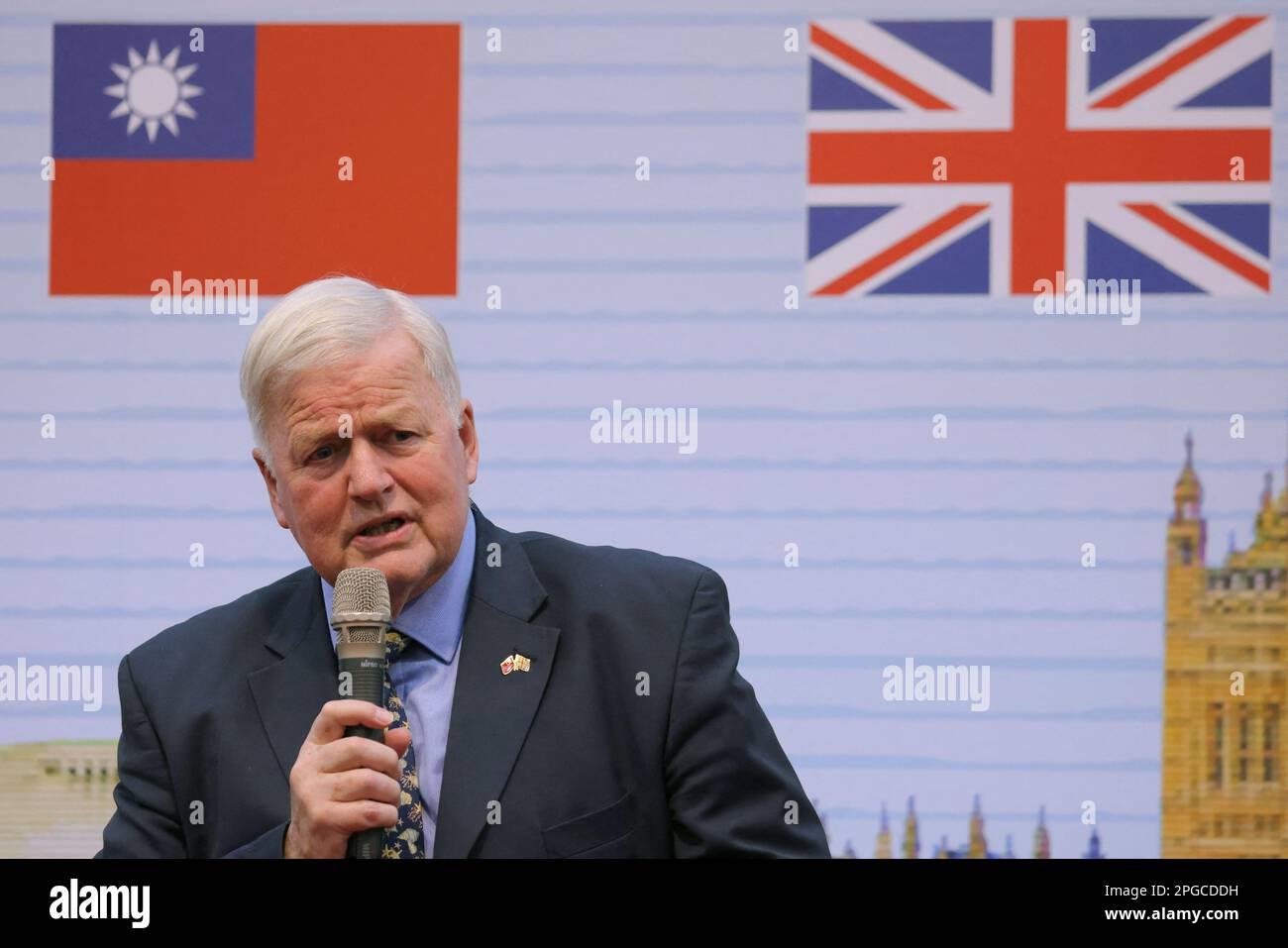 Bob stewart mp hi-res stock photography and images - Alamy