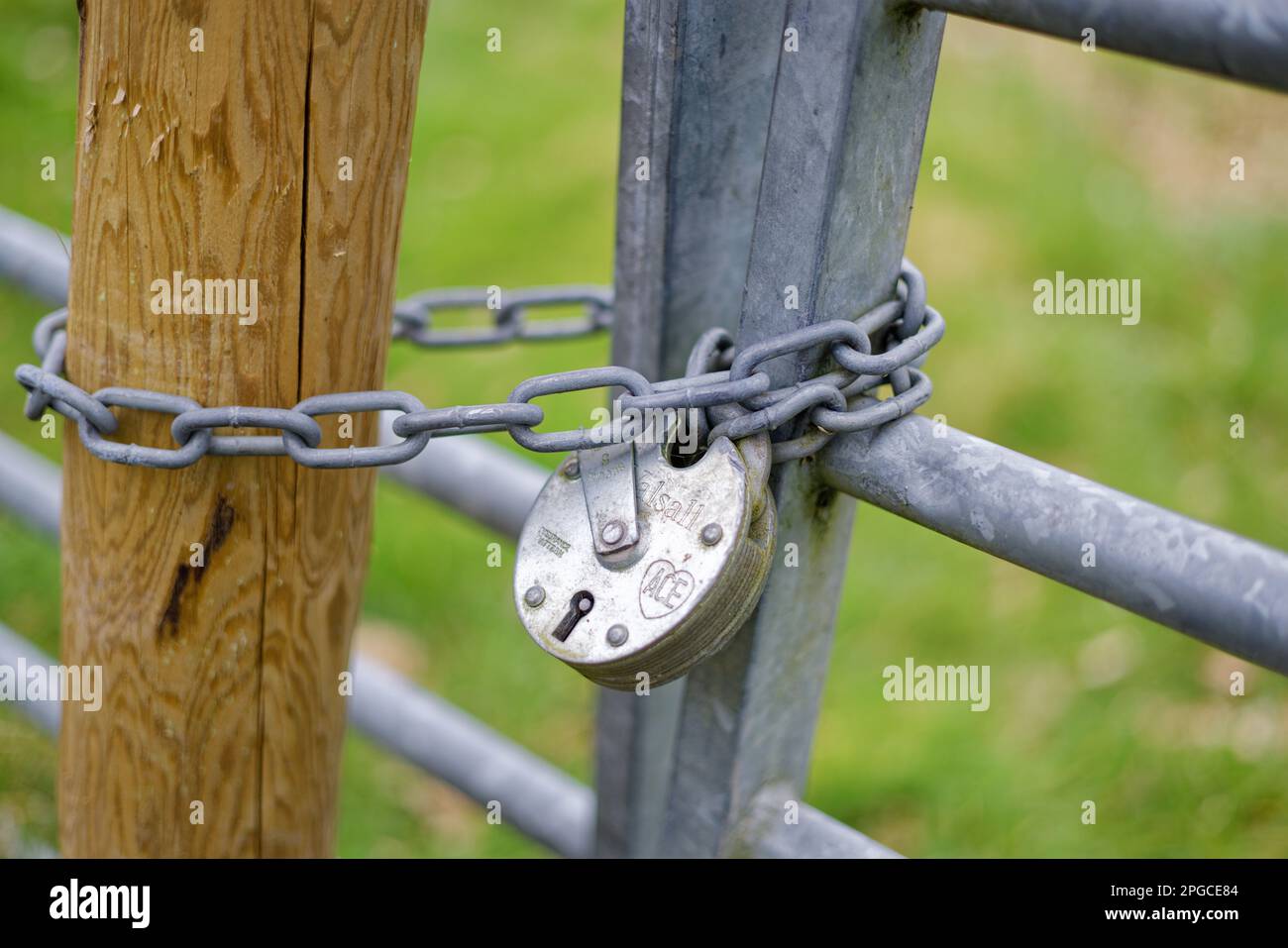 Wire locks hi-res stock photography and images - Alamy