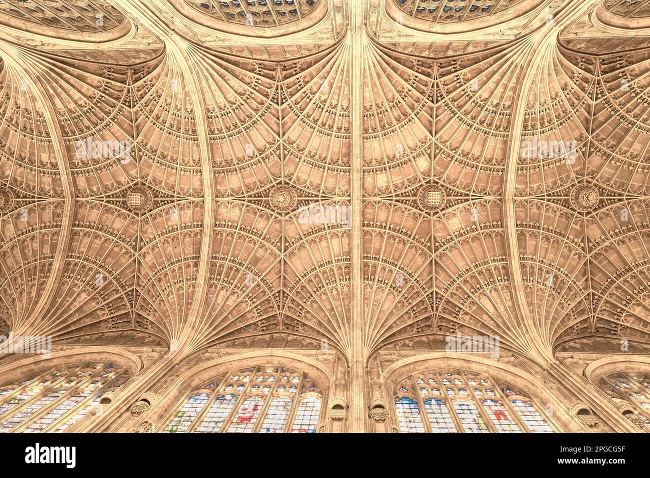 The fan vaulted ceiling at the chapel founded by Henry VI at King's ...
