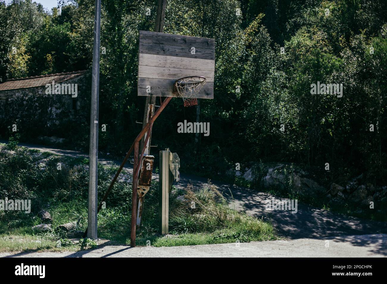 Basketball hoop vintage retro hi-res stock photography and images - Alamy
