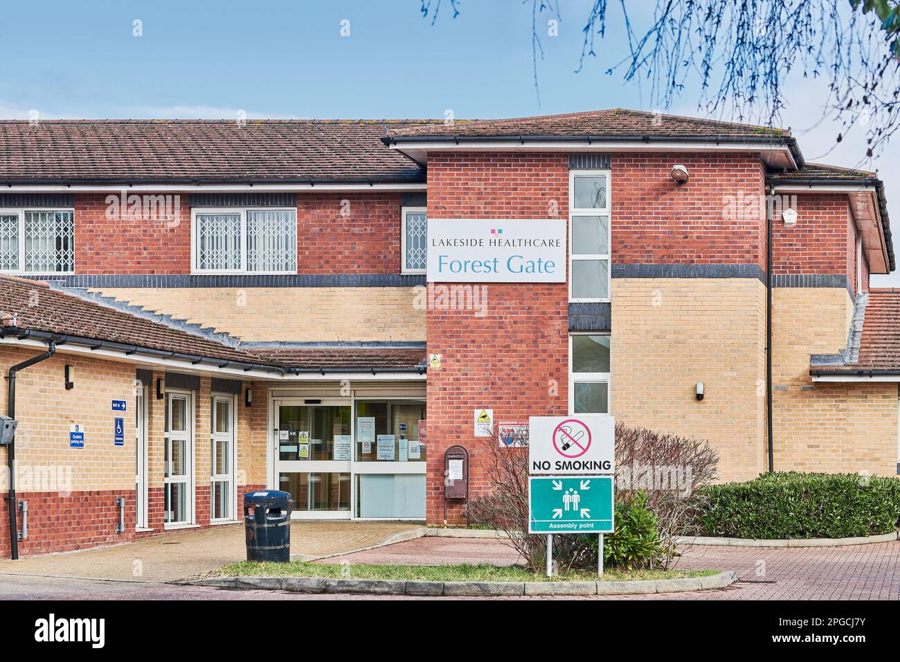 Lakeside Healthcare surgery at Forest Gate, Corby, England Stock Photo ...