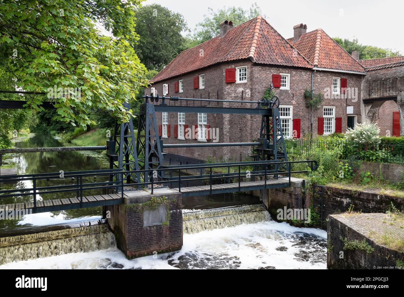 Sliding weir hi-res stock photography and images - Alamy