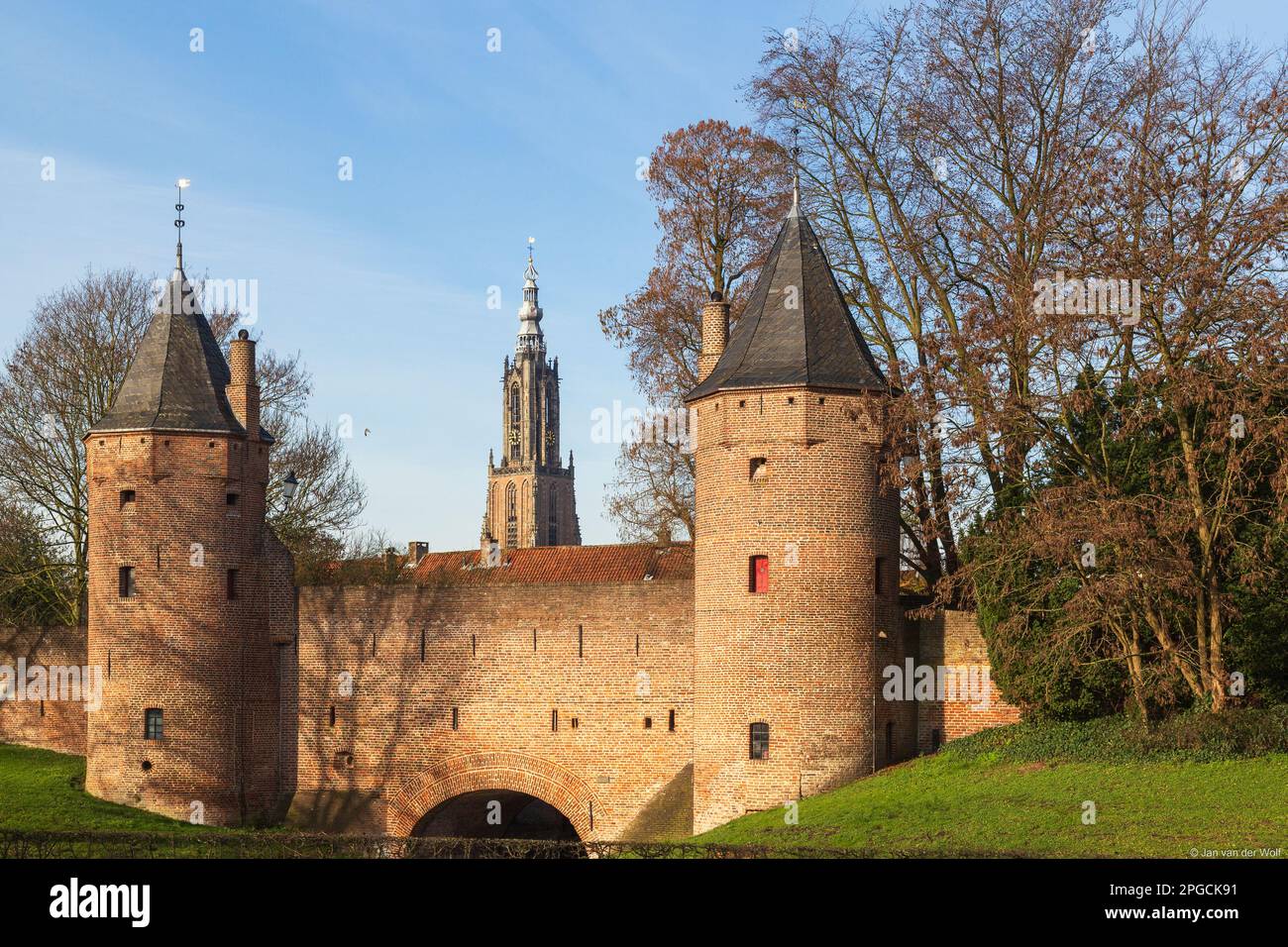 Medieval water gate Monnikendam built as part of the second city wall ...