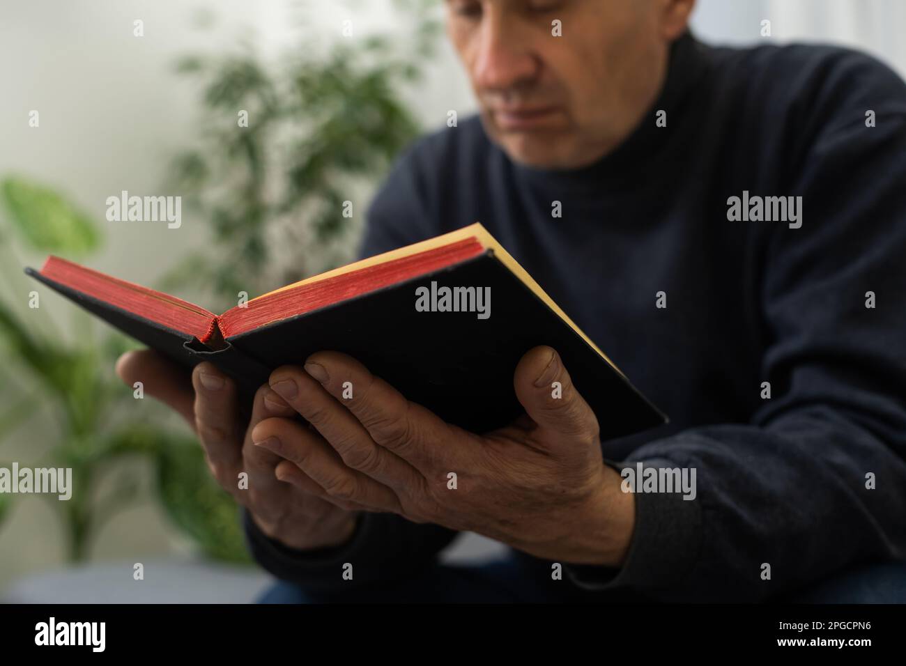 Senior care home bible hi-res stock photography and images - Alamy
