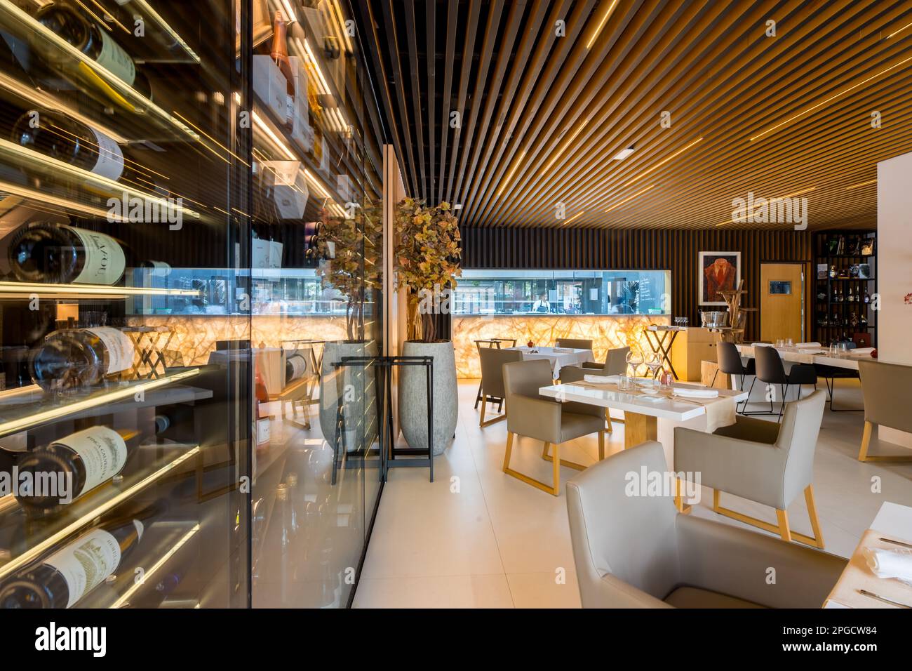 Resaturant interior hi-res stock photography and images - Alamy