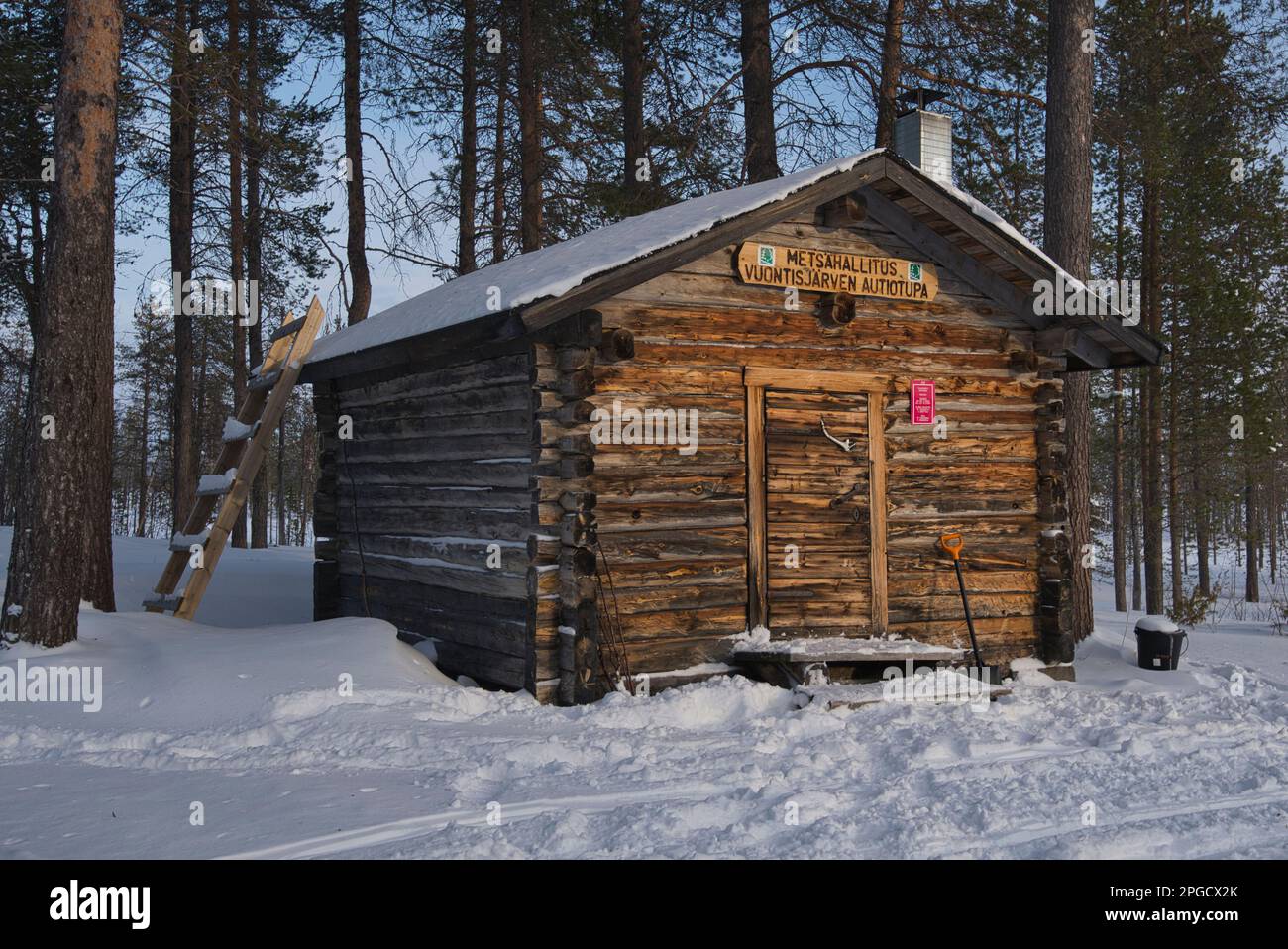 Wilderness hut at lake Vuontisjärvi in Pallas-Yllästunturi National ...
