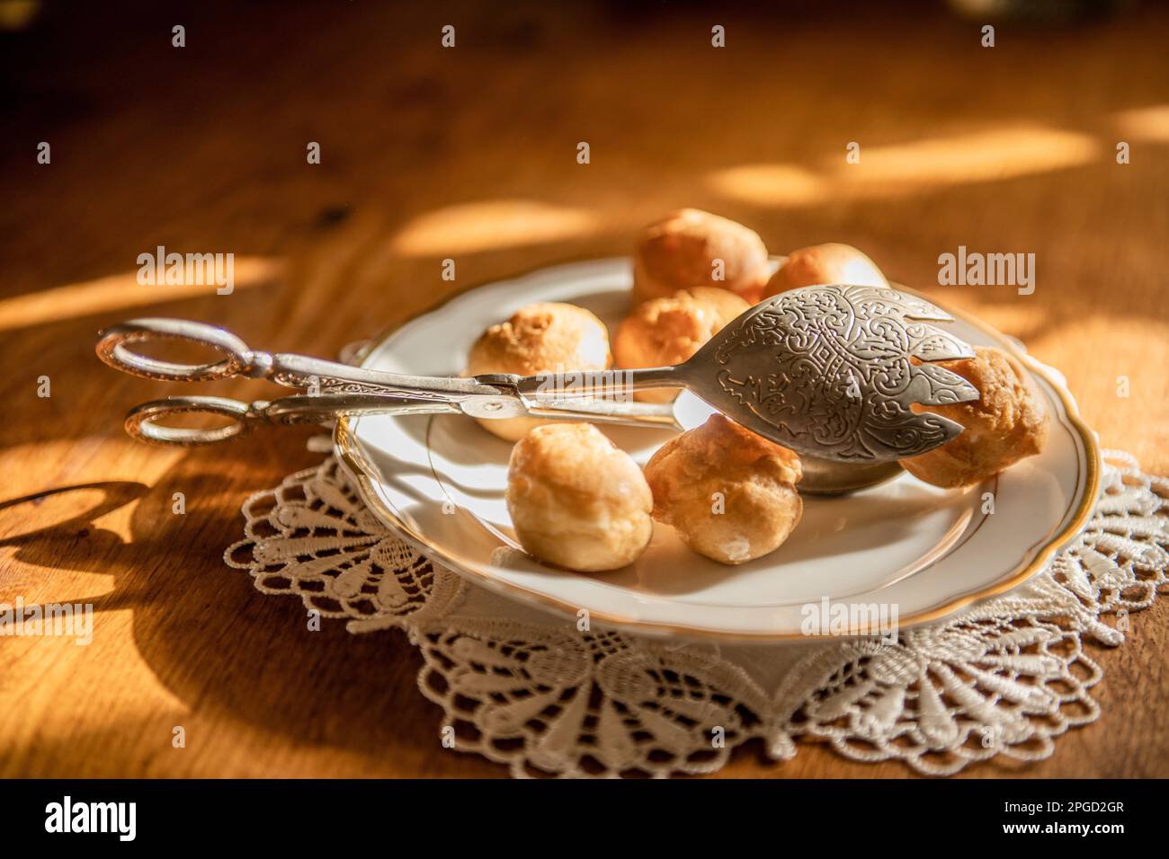 Vintage patissiere hi-res stock photography and images - Alamy