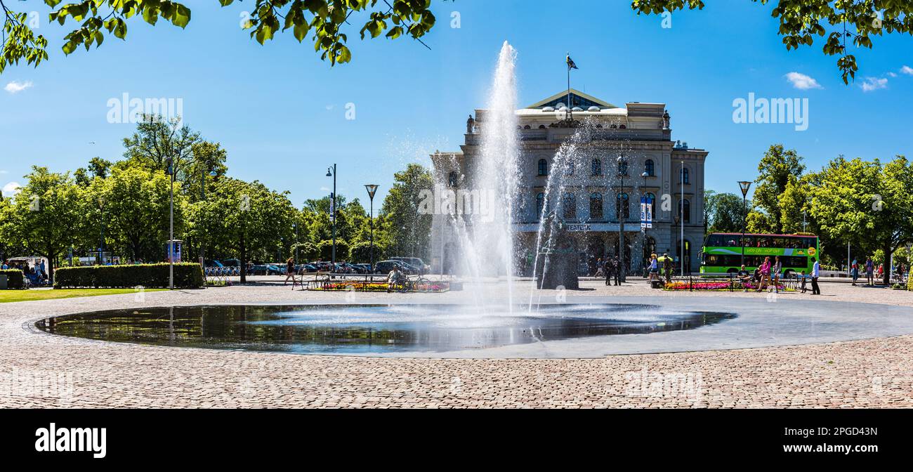 Fountain water feature spraying hi-res stock photography and images - Alamy