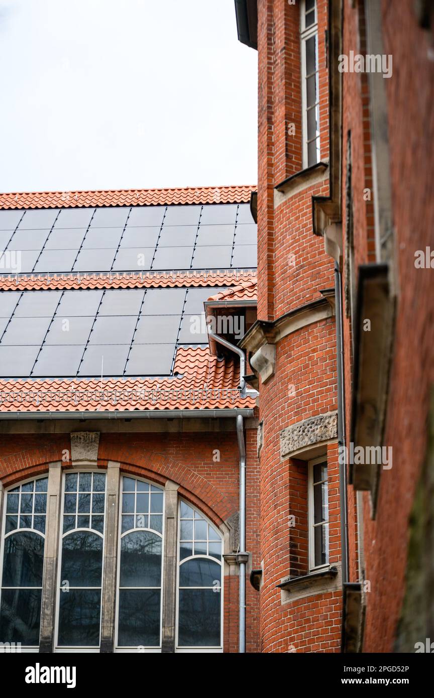 Hamburg, Germany. 22nd Mar, 2023. A photovoltaic system on the roof of ...