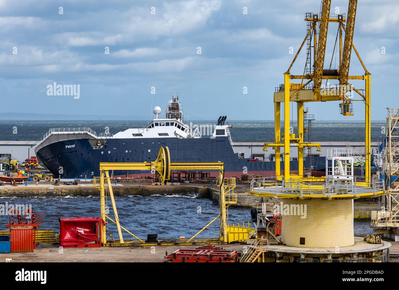 Survey ship hi-res stock photography and images - Alamy